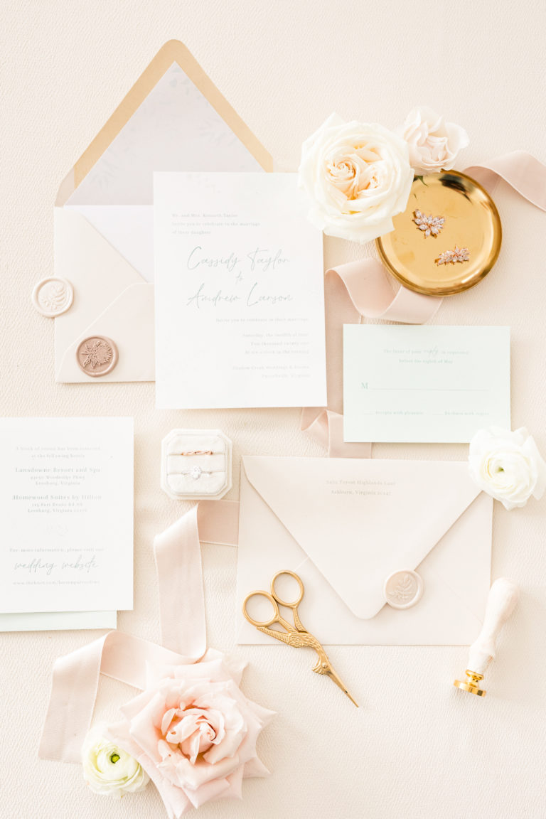 Your Guide To A Wedding Flat Lay - allthedaintydetails.com