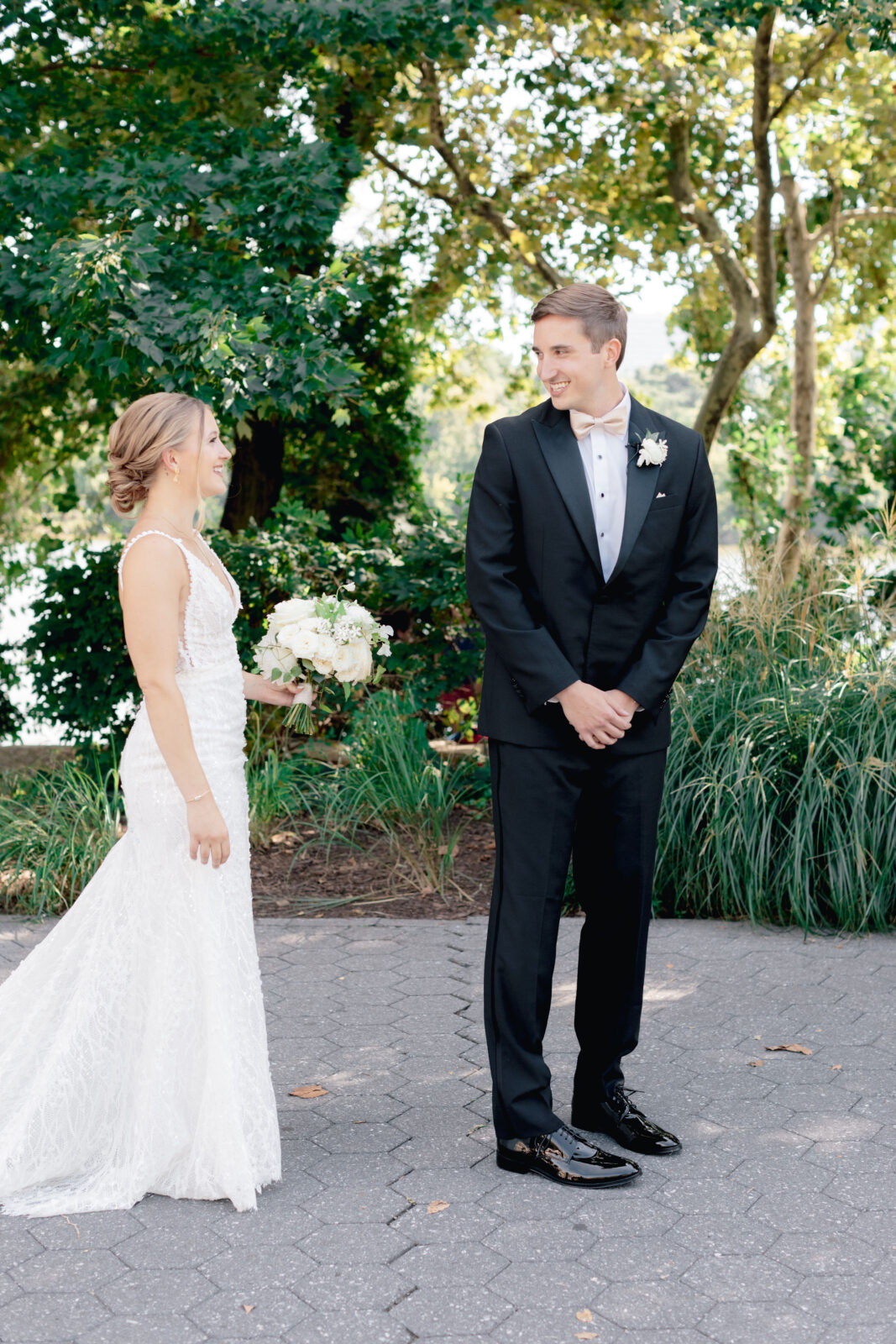 First Look vs No First Look: The Pros and Cons